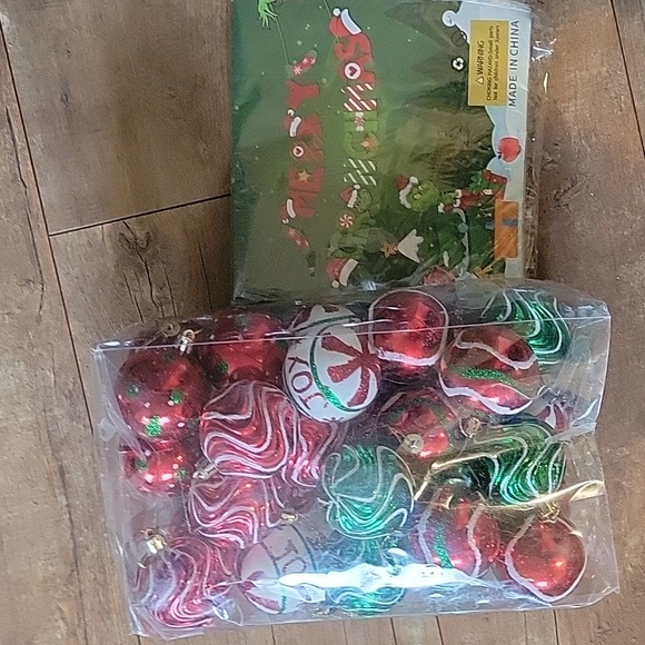 Holiday | Festive Christmas Ornaments Set | Poshmark